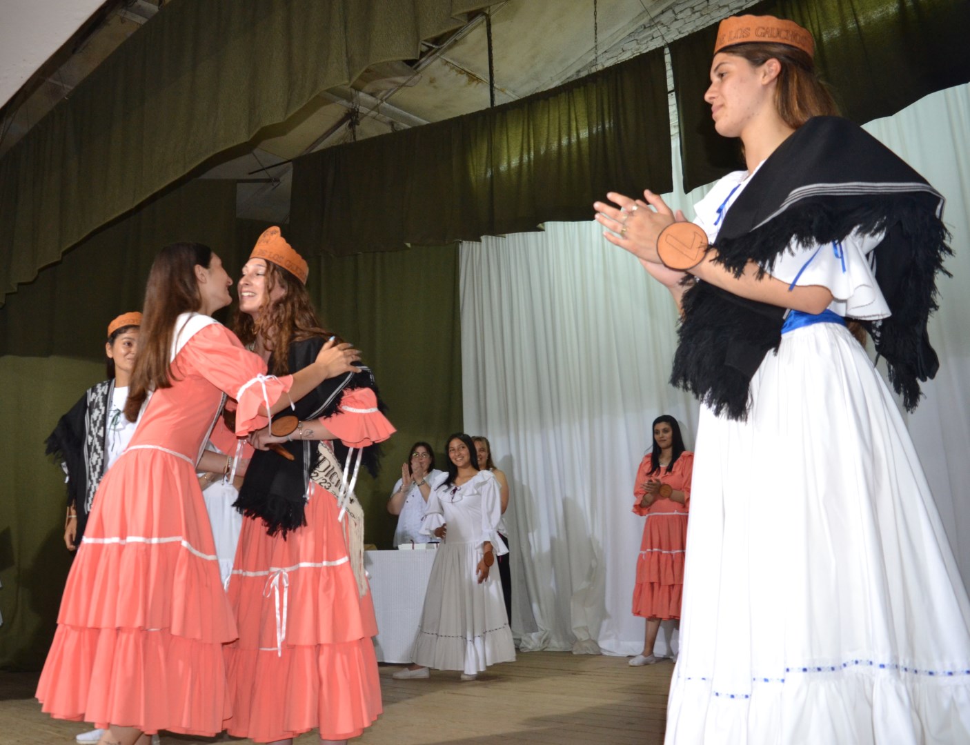 ROCÍO LUJÁN BICONDOA FUE CORONADA COMO NUEVA REINA DEL FOGÓN DE LOS ...